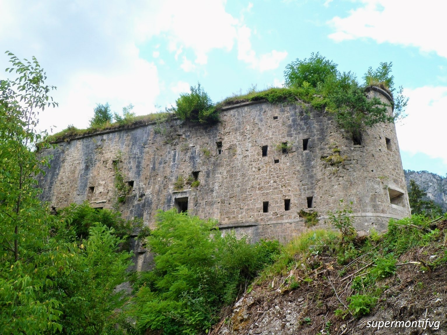 FORT HENSEL da MALBORGHETTO lungo il Sentiero della Pace – SUPERMONTIFVG